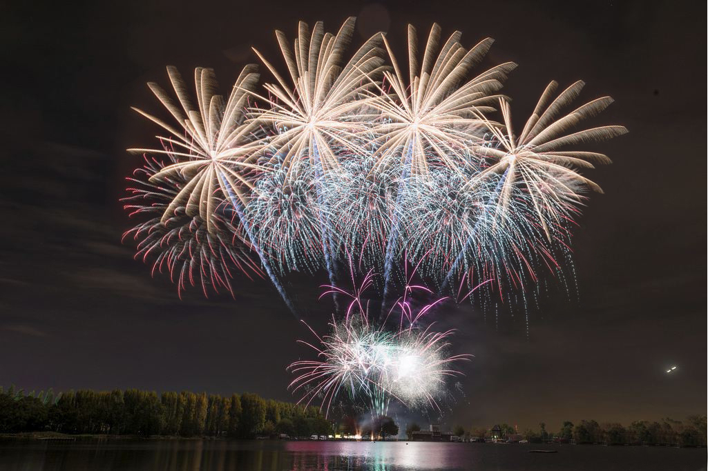 Don’t miss out on two fantastic fireworks and bonfire displays | Merton ...